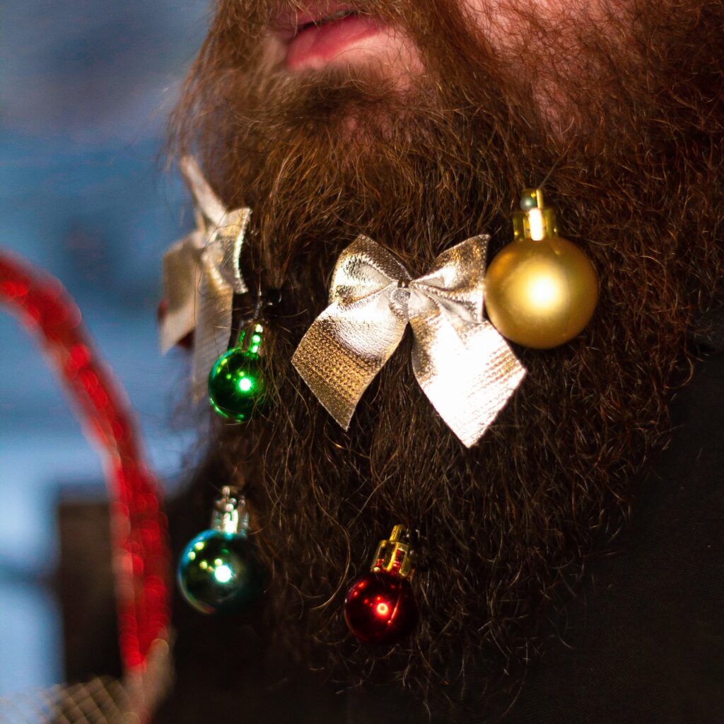 Here are 5 festive Holiday beard design ideas! - Bear World Magazine