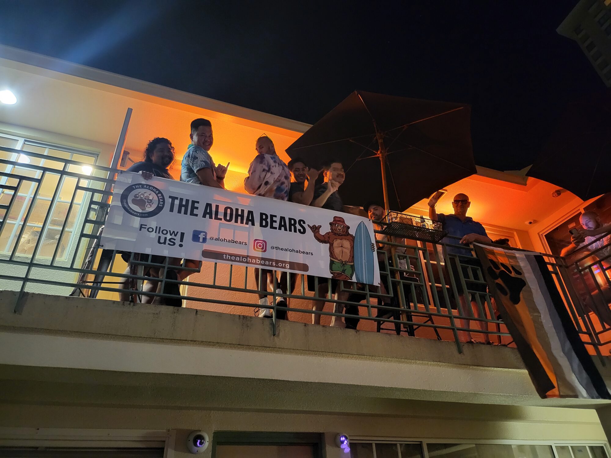 The Aloha Bears are the Embodiment of the Aloha Spirit - Bear World Magazine